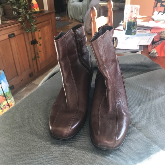 Clarks | Shoes | Womens Clark Leather Booties | Poshmark